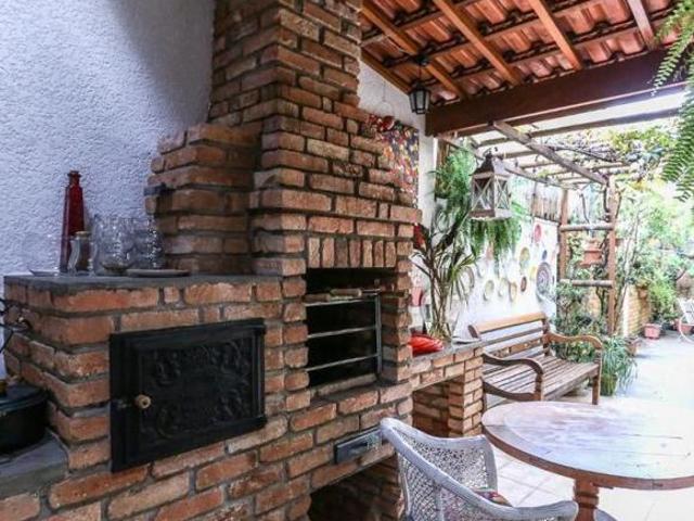 Casa ampla e confortável, no Alto de Pinheiros !