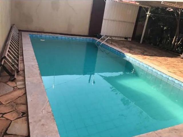 Casa ampla e aconchegante com piscina no Tijucal