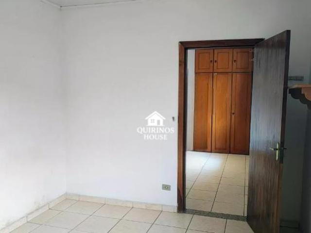 Casa Ampla e Bem Localizada no Centro de Osasco, com Quintal e Jardim