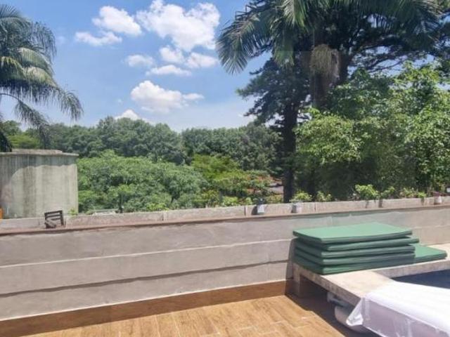 Casa ampla e reformada na Chacara Monte Alegre