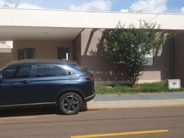 Casa Ampla em Condominio na Tijuca com Espaco.