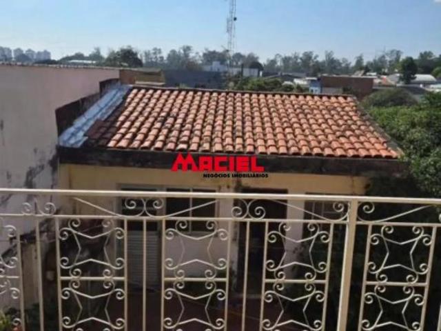 Casa Ampla em Localização Estratégica. Ideal para Residência ou Comércio