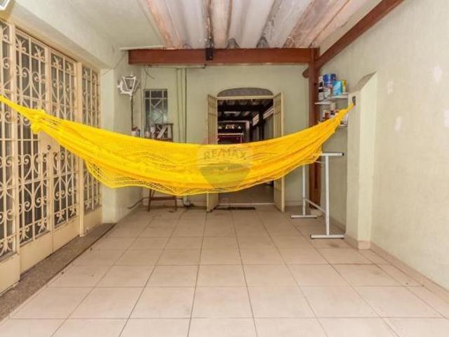 Casa Ampla em Perdizes com 6 Dormitórios e Localização Privilegiada
