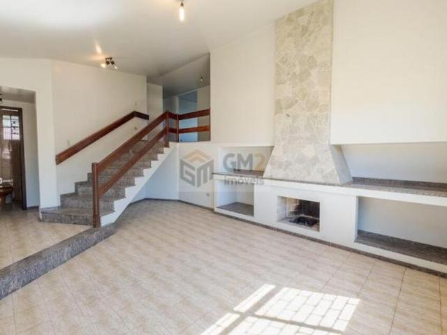 Casa Ampla em Terreno de 1.021m² próximo à Av. Anita Garibaldi