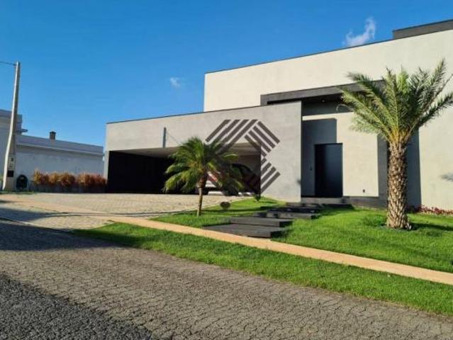Casa Ampla, impecável construção muito bem alicerçada e com ótimo acabamento