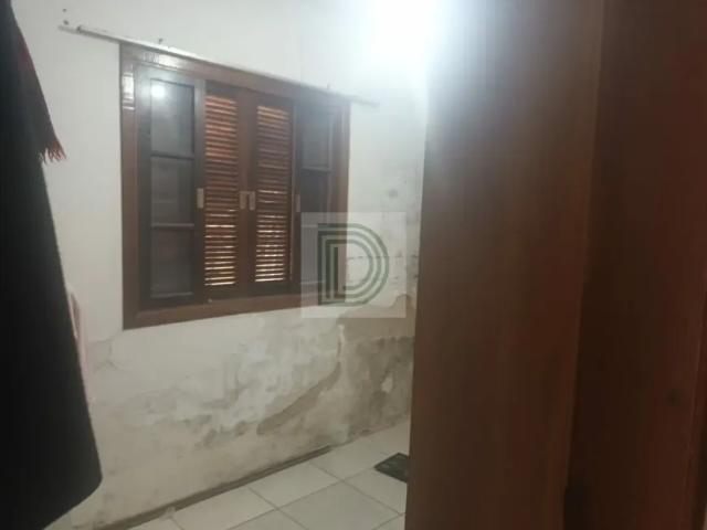 Casa Ampla precisa de reforma