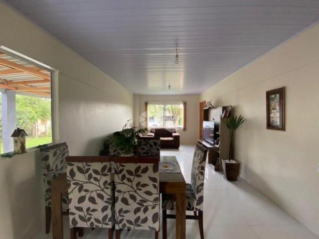 CASA AMPLA SEMIMOBILIADA
