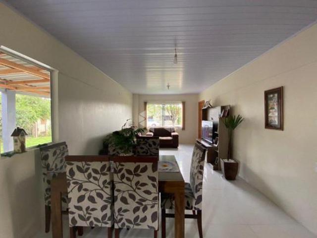 CASA AMPLA SEMIMOBILIADA