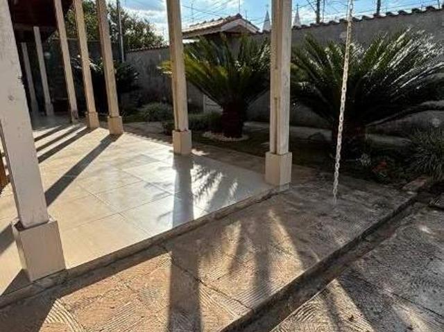 CASA AMPLA TÉRREA COM 3 DORMITÓRIOS, SENDO 1 SUÍTE COM CLOSET, COM 6 VAGAS, JARDIM DE INVERNO.PARQUE