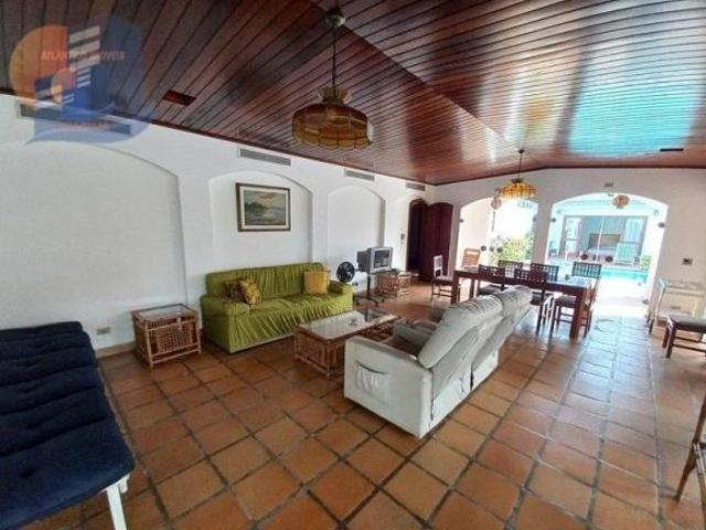 Casa Ampla Térrea com Piscina no Jardim Virgínia – Praia da Enseada, Guarujá