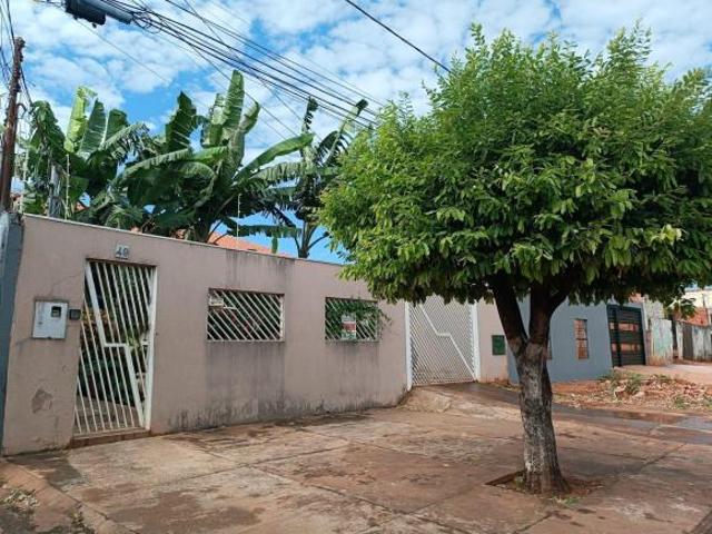 Casa ampla 01 suíte 02 quartos ao lado do Shopping Norte Sul