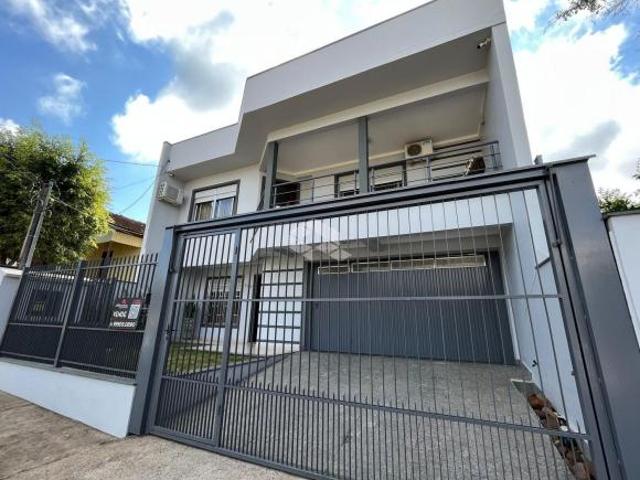 Casa ampla 03 dormitórios com piscina