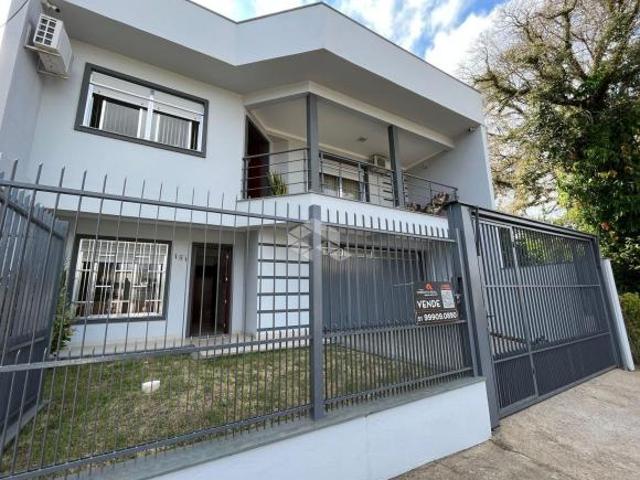 Casa ampla 03 dormitórios com piscina