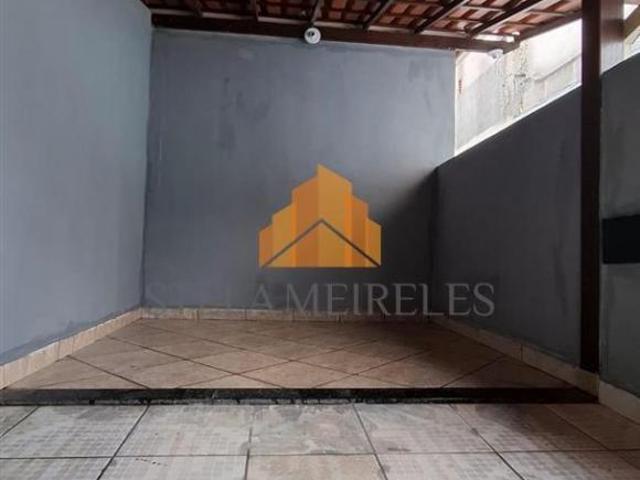 casa ampla, 02 quartos, suíte e quintal, ideal para fazer área de lazer