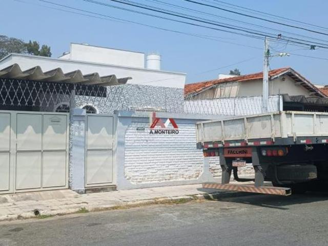 Casa Ampla 180M² Área Construída 3 Dorms. + Suíte situada no Jardim Ana Emília em Taubaté/SP