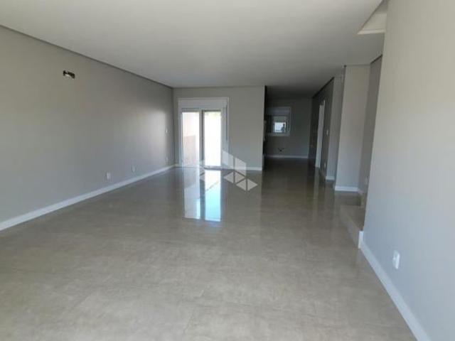 Casa Ampla 212m², 3 dormitórios, 3 banheiros, garagem, pátio, Bairro São José São Leopoldo
