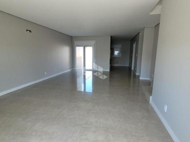Casa Ampla 212m², 3 dormitórios, 3 banheiros, garagem, pátio, Bairro São José São Leopoldo