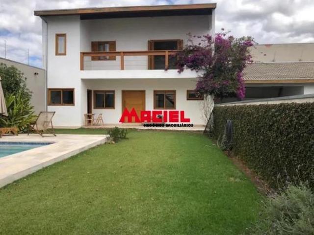 Casa amplo Jardim piscina 2 terrenos na melhor localização do Vila Branca!