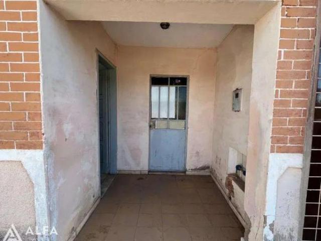Casa Antiga à Venda no Bairro Grogotó — Excelente Localização para Reforma ou Investimento