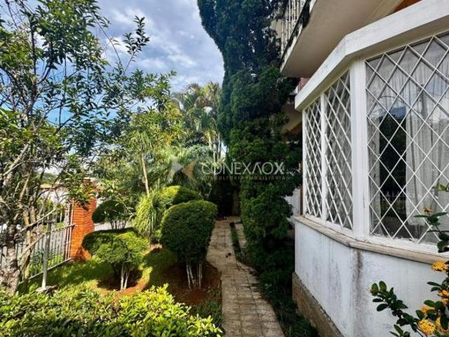 Casa antiga com excelente potencial no Parque Nova Campinas – Condomínio
