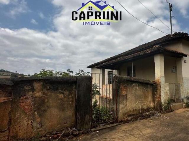 Casa Antiga com lote de 591m² Bairro Lourdes, Carmópolis de Minas MG