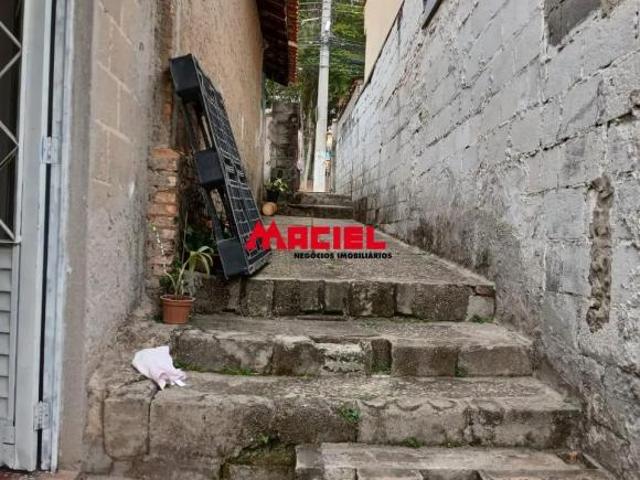 Casa antiga com terreno de 250 metros quadrados no Jardim Satelite