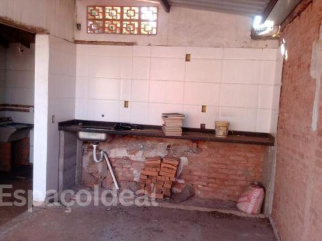 CASA ANTIGA DE ESQUINA PONTO ESTRATÉGICO PARA COMÉRCIO E SERVIÇOS