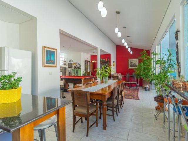 Casa ao lado da Eduardo Sprada, com piscina, gourmet, muita natureza e segurança R$ 2.100.000