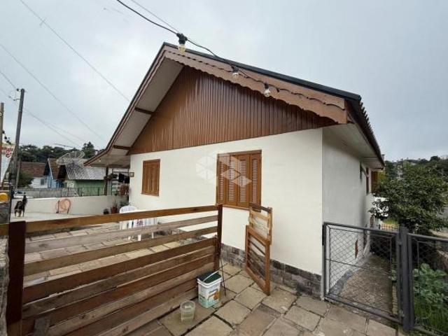 Casa + Apartamento à venda no Centro de Canela RS