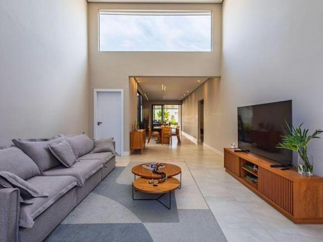 Casa Arniqueiras Venda 3 Quartos 3 suítes Clarabóia Esquadria Piscina Churrasqueira