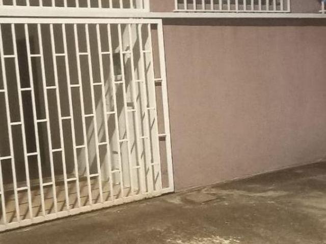 CASA ASA NORTE DESOCUPADA LAGE! FRENTE AO CEUB 3 QUARTOS ESQUINA VAZADA ÓTIMA LOCALIZAÇÃO