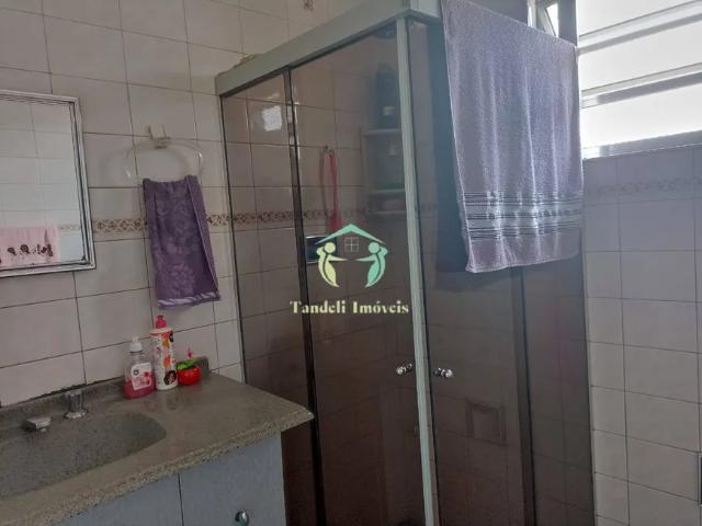 Casa assobrada 5 dormitórios Condomínio Maracanã
