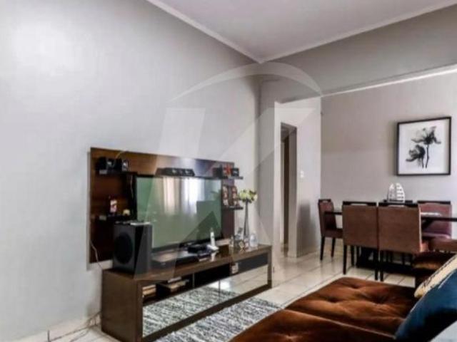 Casa assobrada à venda na Vila Constança, com 3 quartos, sendo 1 suíte, 1 vaga de garagem