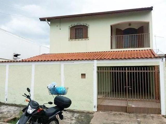 Casa Assobrada à venda no bairro Parque Residencial Esplanada