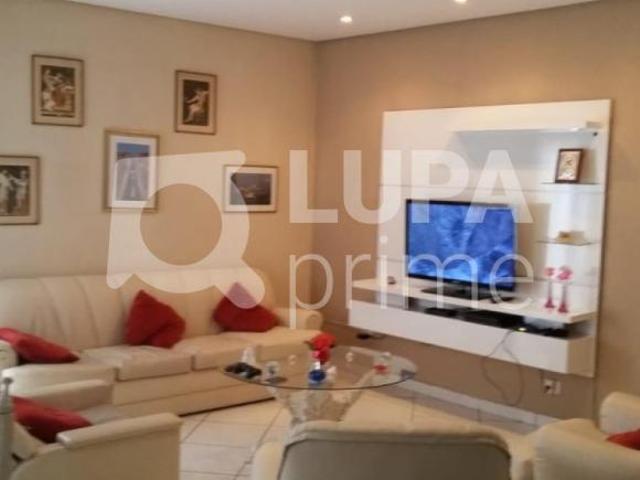 Casa assobrada com 600 m² para venda Vila Mazzei
