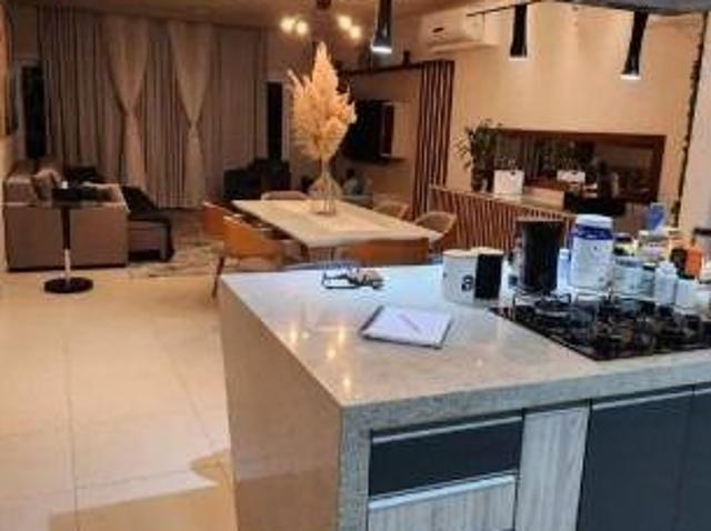 Casa assobrada mobiliada no Condomínio Residencial Gramados