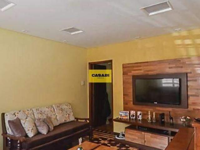 Casa assobrada, semimobiliada, à venda com 207m² de área construída, 3 quartos 1suíte Edícula