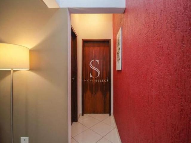CASA ASSOBRADADA NO ALTO DA LAPA DE 270m² COM 3 QUARTOS, 3 SUITES E 4 VAGAS Á VENDA