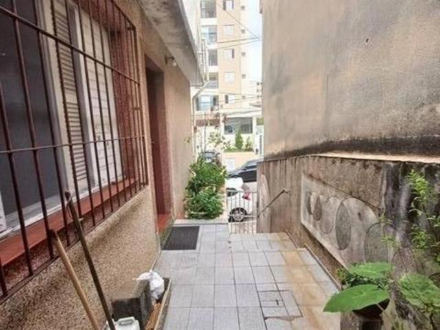 Casa assobradada no B. Olímpico Terreno de 10 x 24