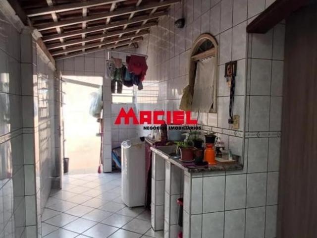 Casa assobradada no bairro Satélite, 04 dormitorios, sala, cozinha, sala, area de serviço, 02 Wcs, 0