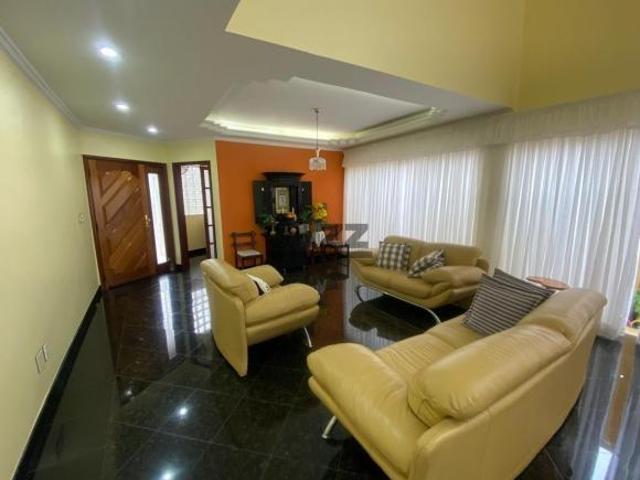 Casa assobradada no condomínio Altos Serra 3 Urbanova