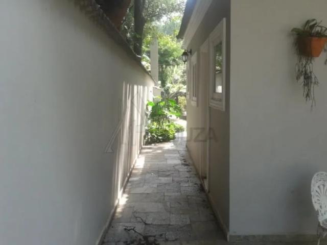 Casa Assobradada no Horto Florestal a Venda, 598 m², 4 quartos, 3 suítes, piscina, 8 vagas