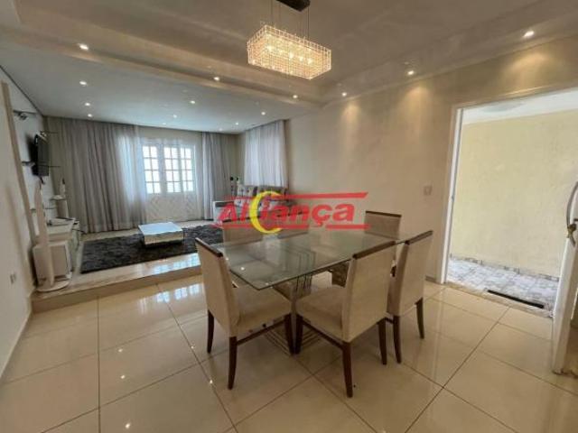 CASA ASSOBRADADA NO JD ROSA DE FRANÇA PORTEIRA FECHADA
