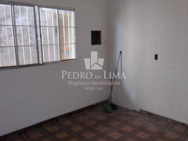 Casa Assobradada no Limoeiro 3 dorms, 2 salas, 2 banheiros, 2 vagas 159m² área útil