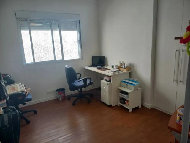 Casa Assobradada à venda 3 dormitórios com suíte, 2 vagas, jd Aeroporto