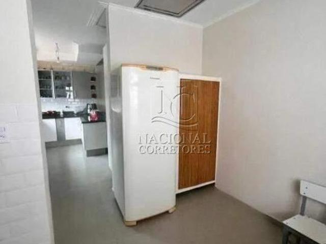 Casa assobradada à venda, 3 quartos, 2 suítes, 10 vagas, Vila Santa Teresa Santo André/SP