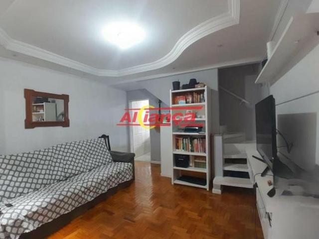 CASA ASSOBRADADA Á VENDA 2 DORMITÓRIOS VILA AUGUSTA