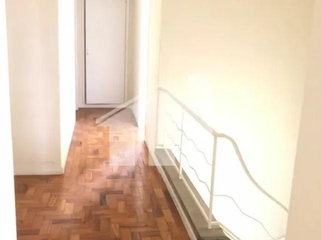 Casa assobradada a venda
