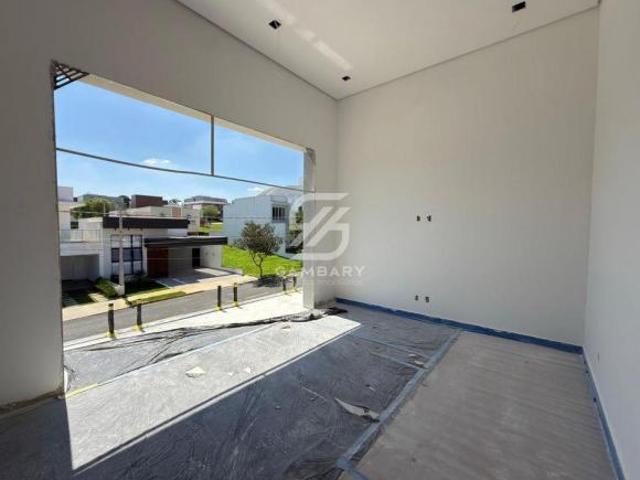 Casa assobradada à venda, com 3 suítes, no Residencial Flores, em Votorantim/SP