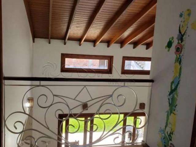 Casa Assobradada à venda de 235m² | 04 dormitórios, sendo suítes e 04 vagas de garagem | Portal da